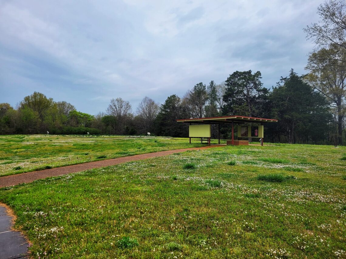 Driving the Natchez Trace Parkway: A Complete Guide to Mile Markers 261 ...